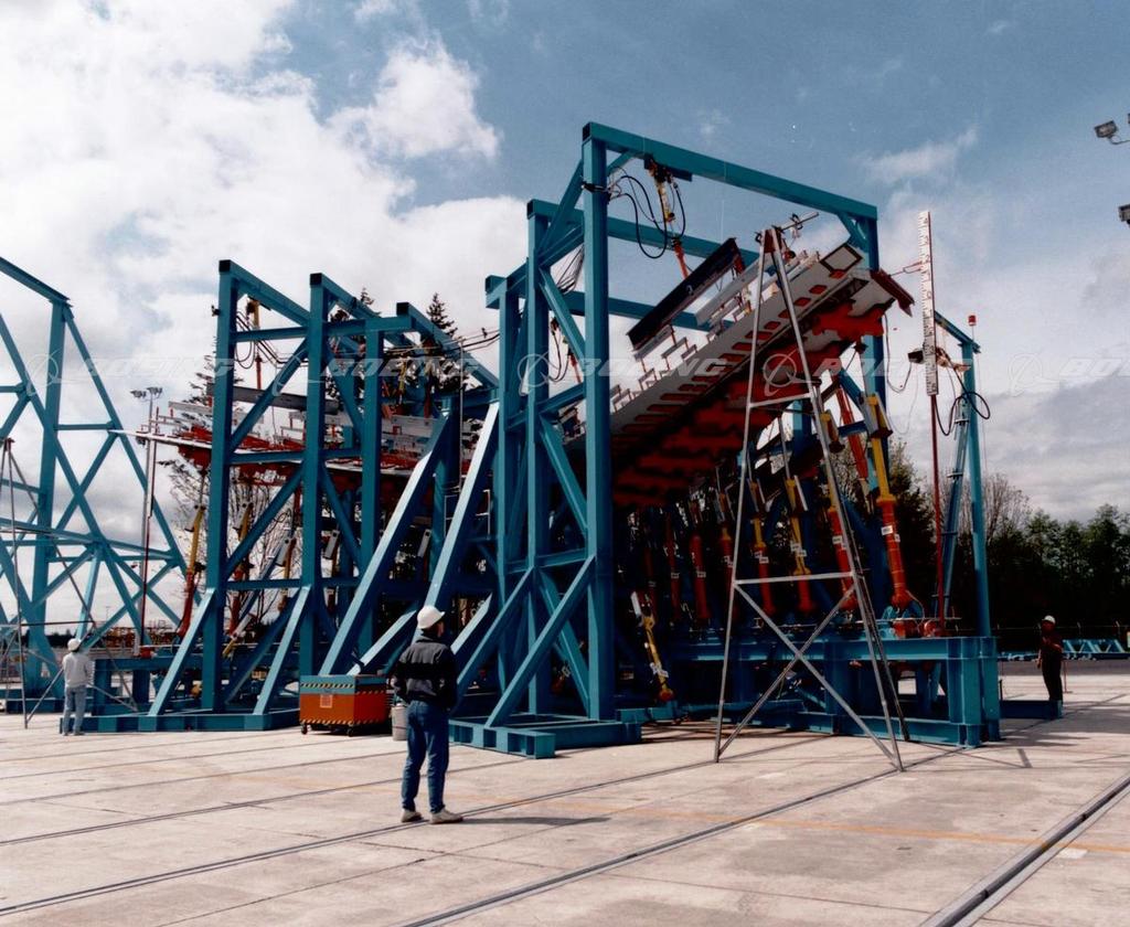 Boeing Images - 777 Horizontal Stabilizer Test Set Up
