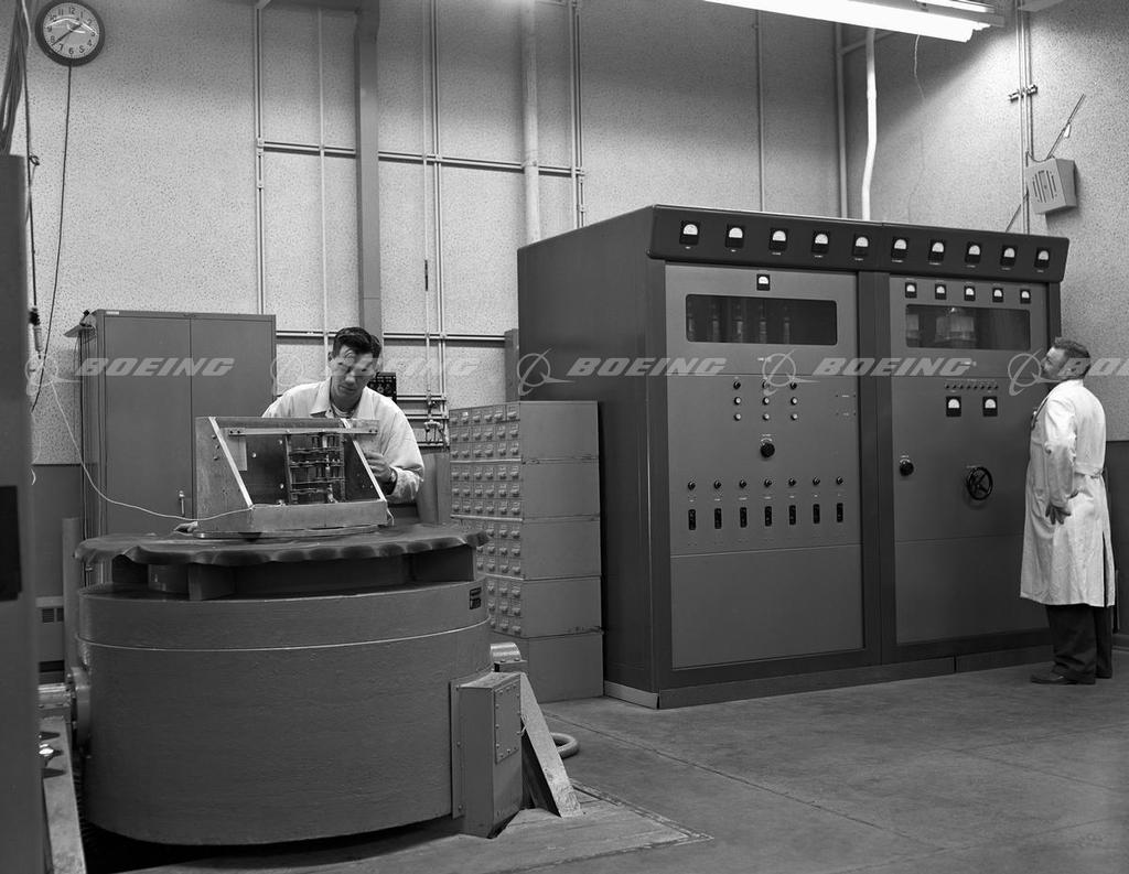 Boeing Images - Boeing Vibration Laboratory