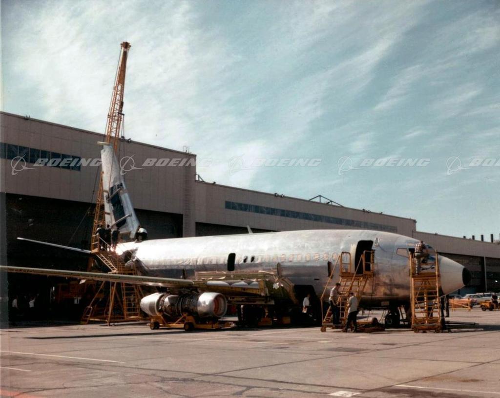 Boeing Images - Boeing 737-100