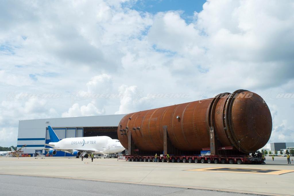 Boeing Images - Boeing South Carolina's Second Autoclave Moving into ...