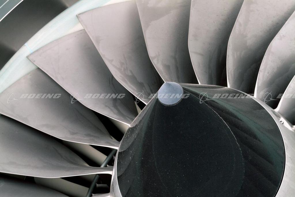 Boeing Images - Detail, 717-200 Turbofan Engine Fan Blades
