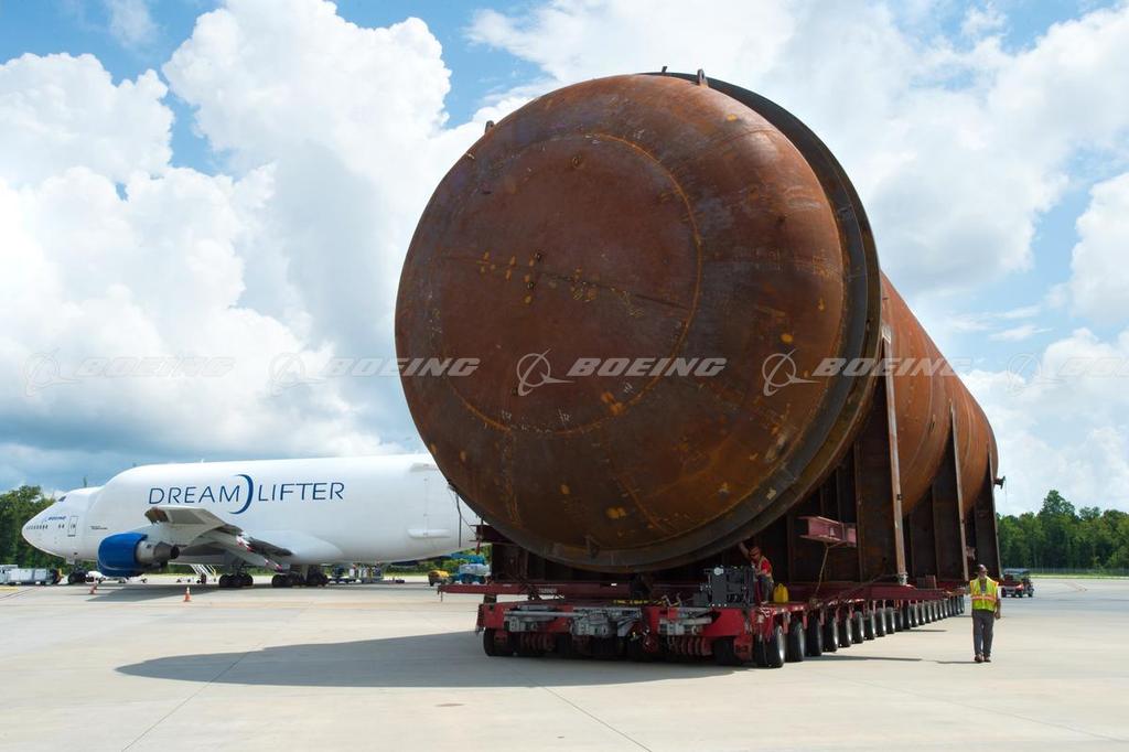 Boeing Images - Moving Boeing South Carolina's Second Autoclave into ...