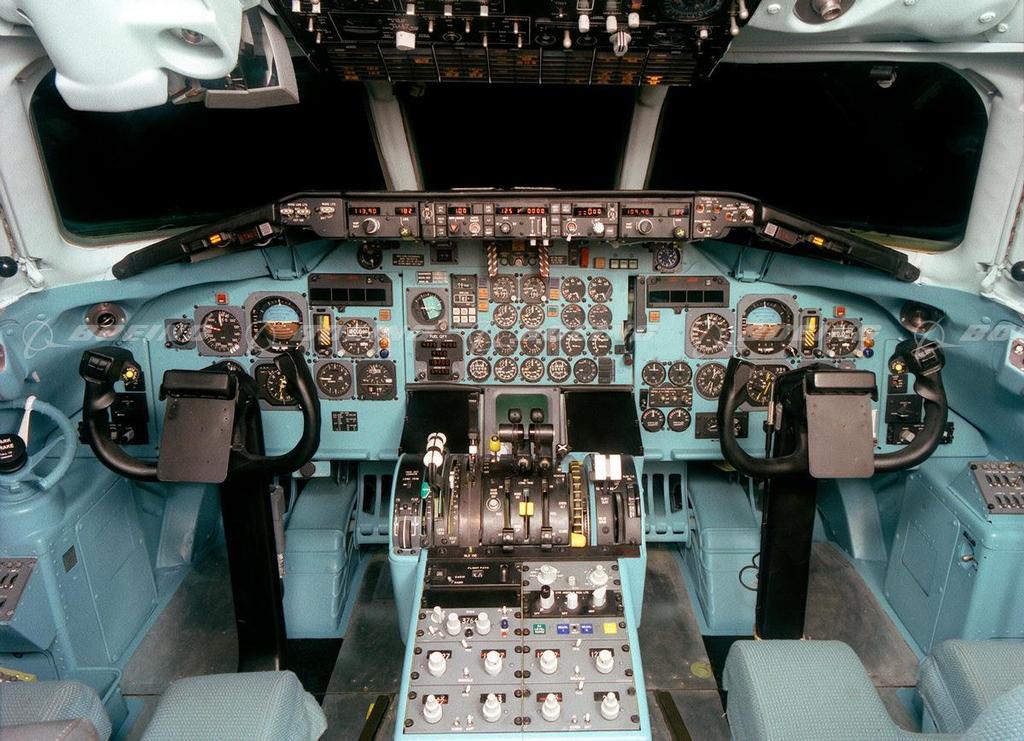 Boeing Images - MD-80 Flight Deck