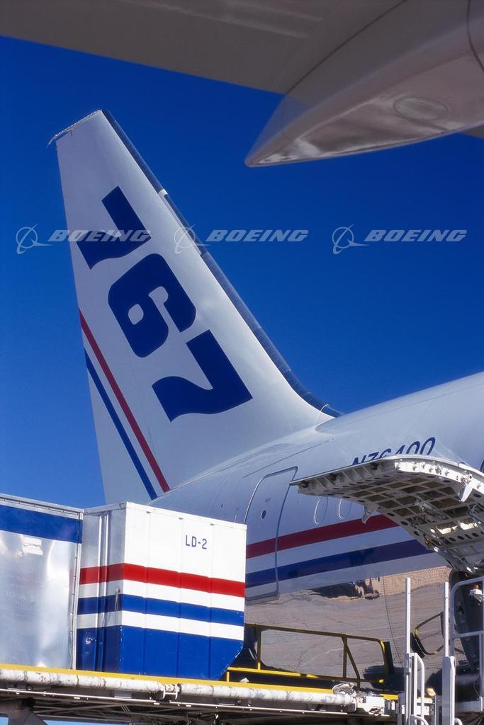 Boeing Images - 767-400ER Loading Cargo