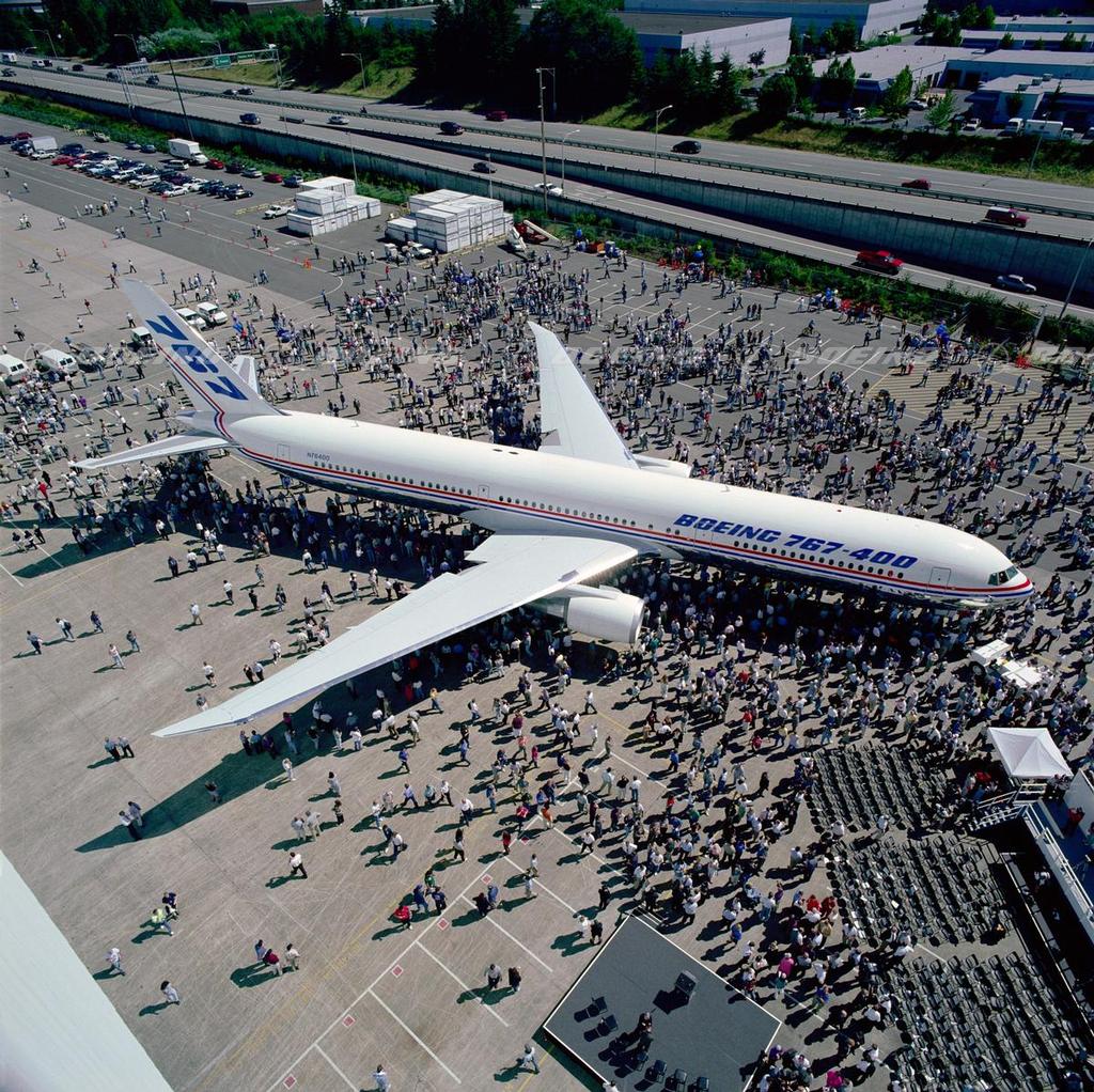 Boeing Images - 767-400ER Rollout Ceremony