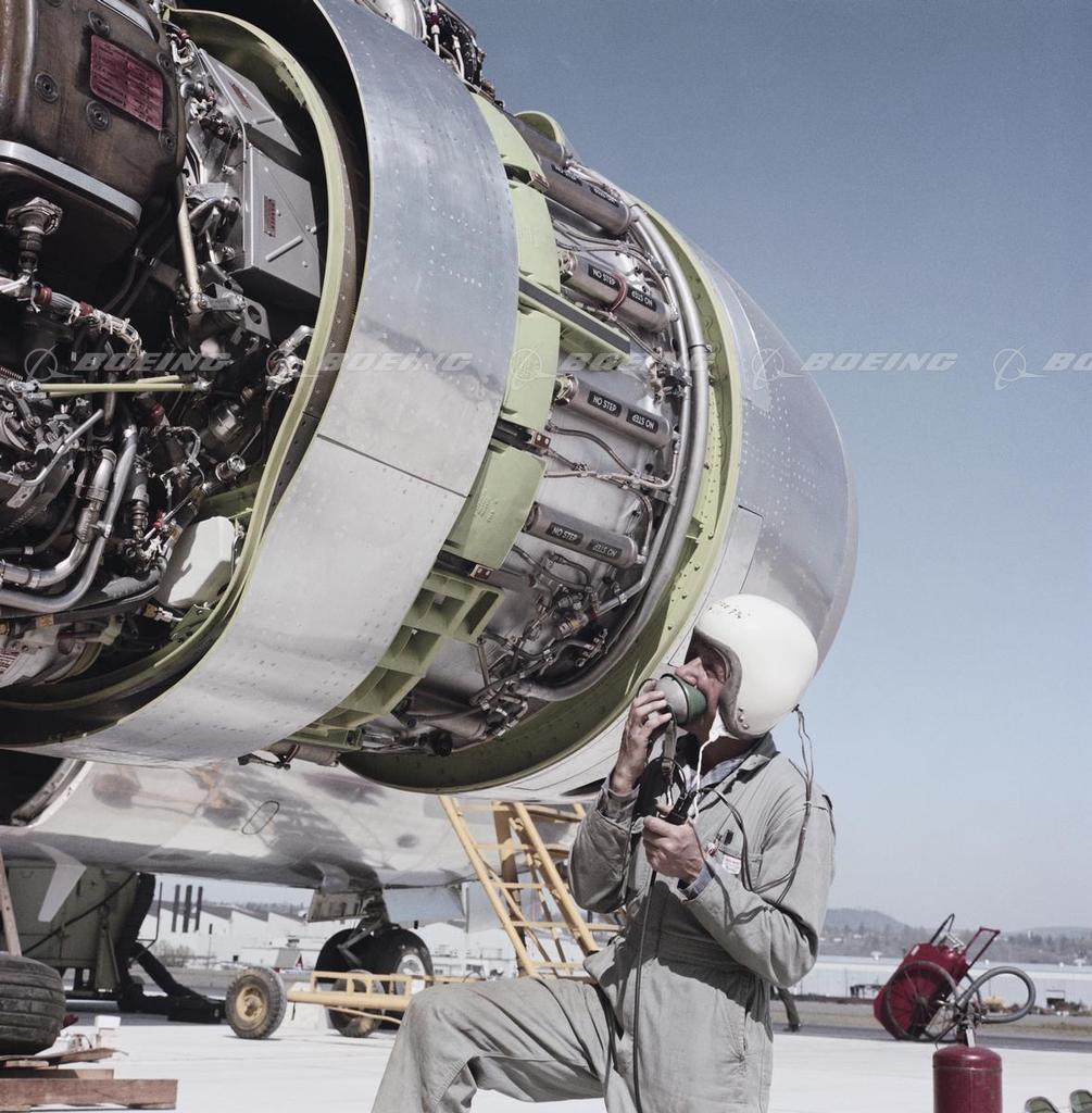 Boeing Images - 707-320 Engine