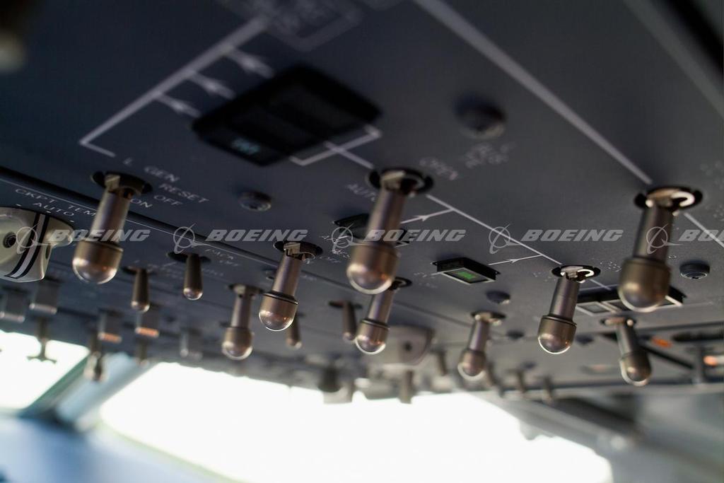 Boeing Images - 717-200 Flight Deck Overhead Control Panel