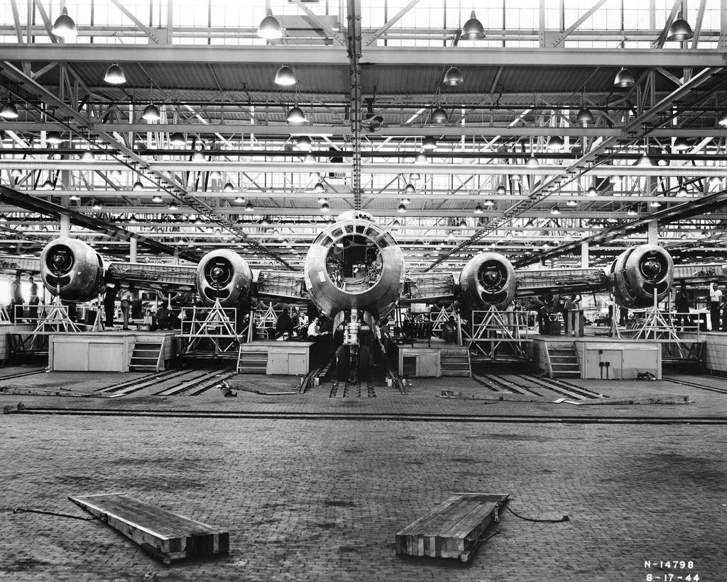 Boeing Images - B-29 Superfortress Bomber Assembly