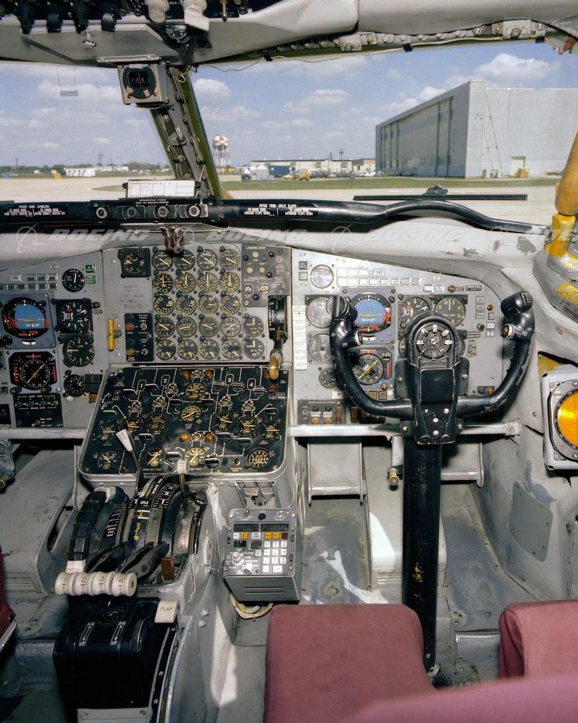 Boeing Images - KC-135 Stratotanker Cockpit
