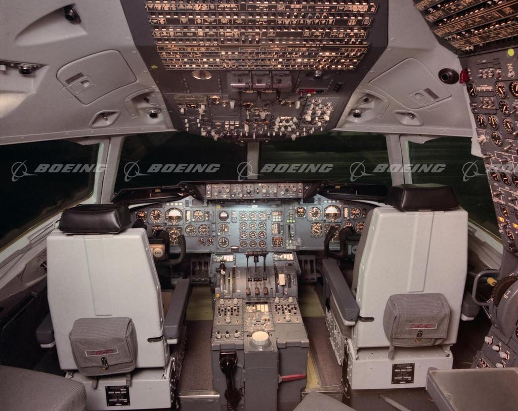 Boeing Images - DC-10 Flight Deck