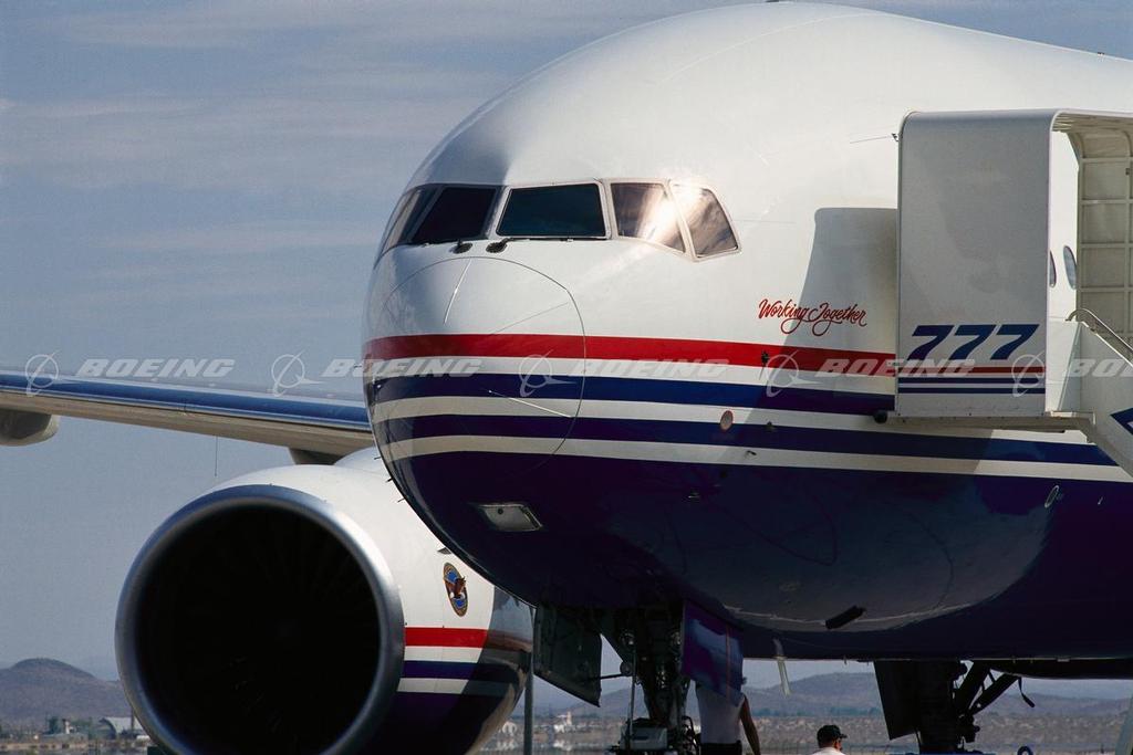 Boeing Images - 777-200 Nose Section