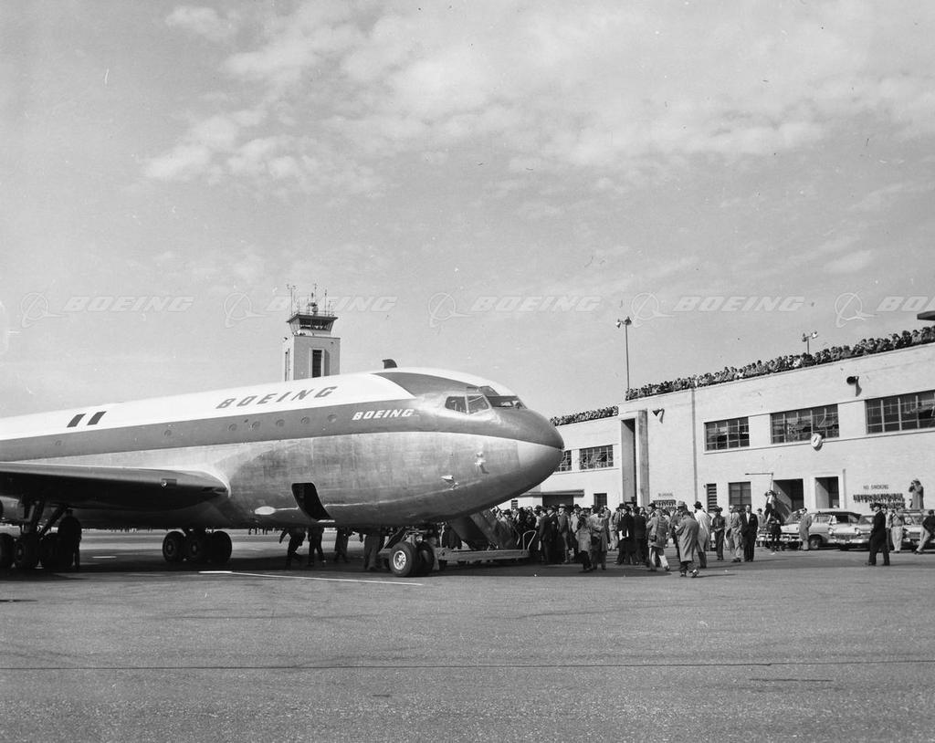 Boeing Images - Boeing 707 on Tarmac in Baltimore Following Record ...