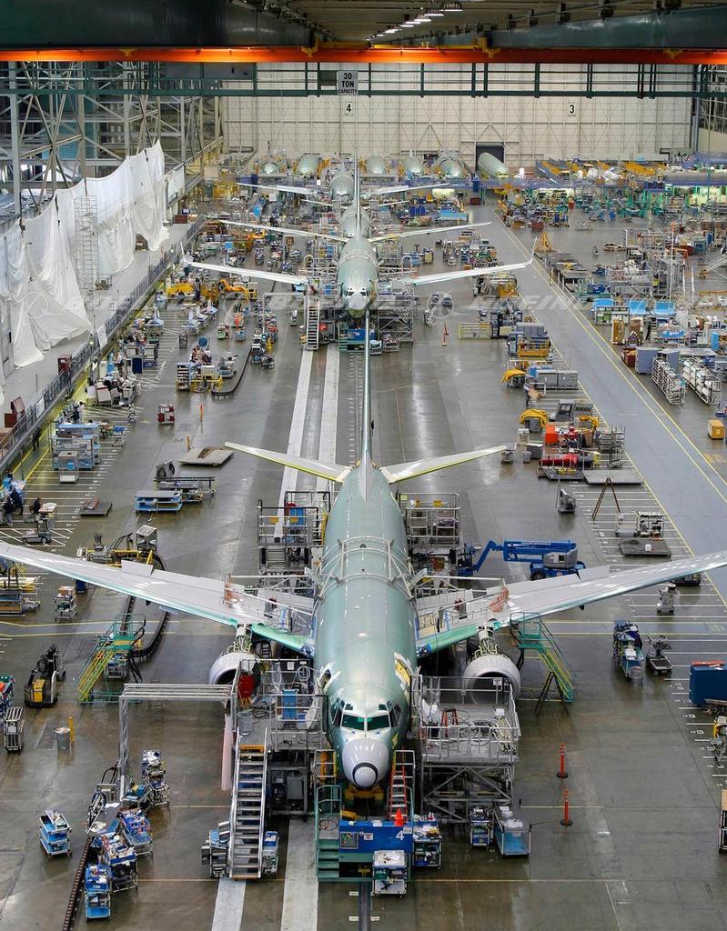 Boeing Images - 737-700 Moving Line Manufacturing