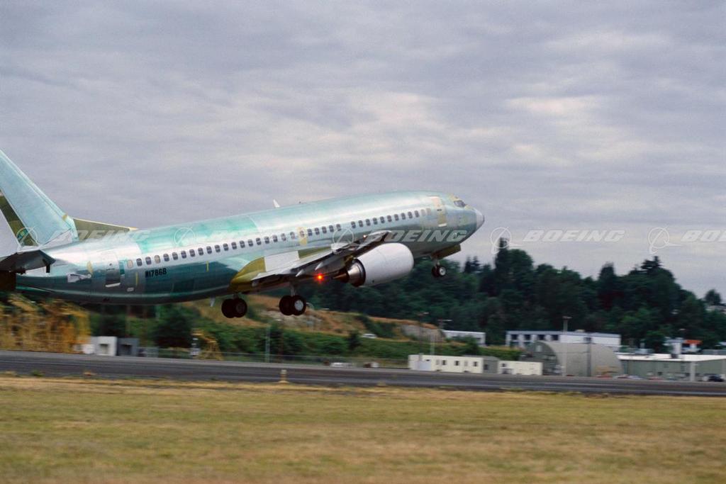 Boeing Images - Unpainted 737-500 Taking Off