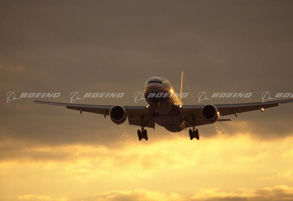 Boeing Images - 777 Landing