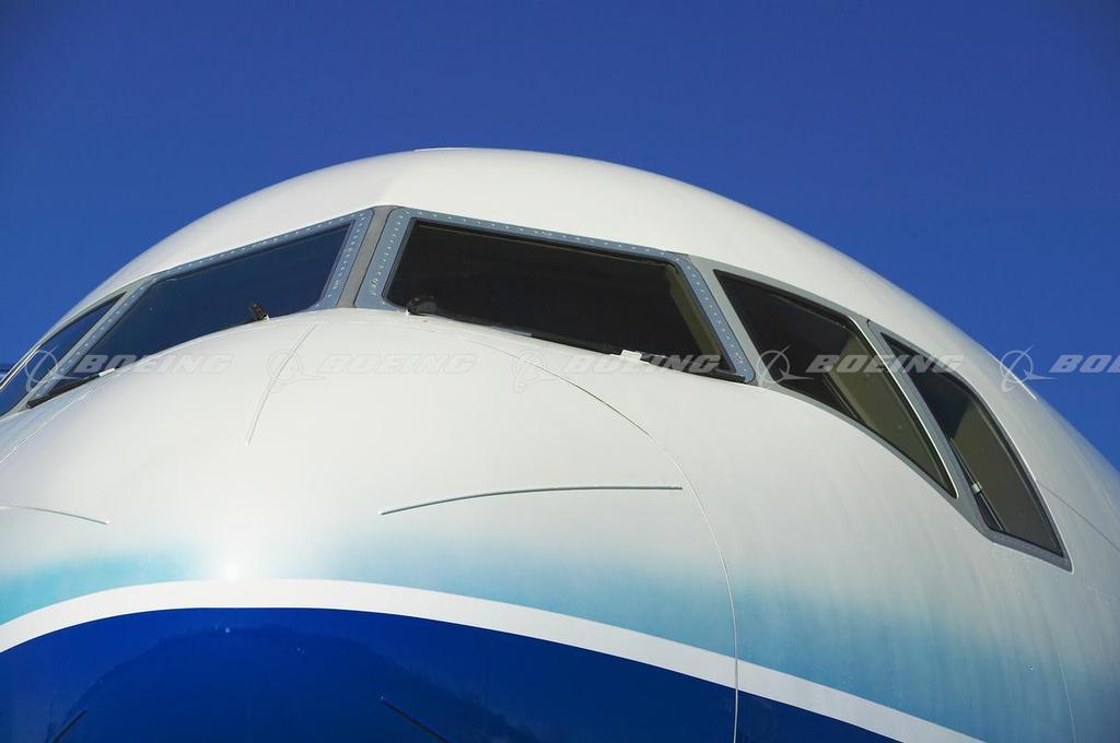 Boeing Images - 777-200LR Worldliner Nose Section