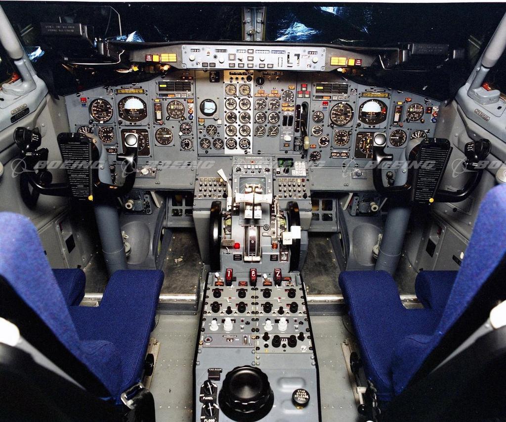 Boeing Images - 737-200 Flight Deck