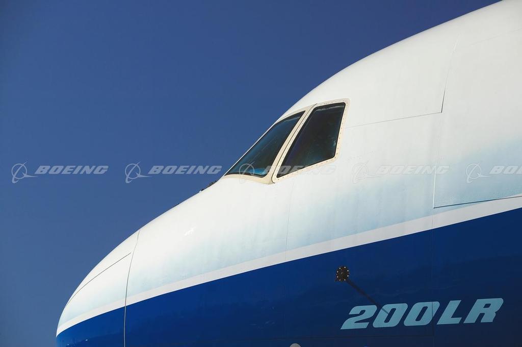 Boeing Images - 777-200LR Worldliner Nose Section