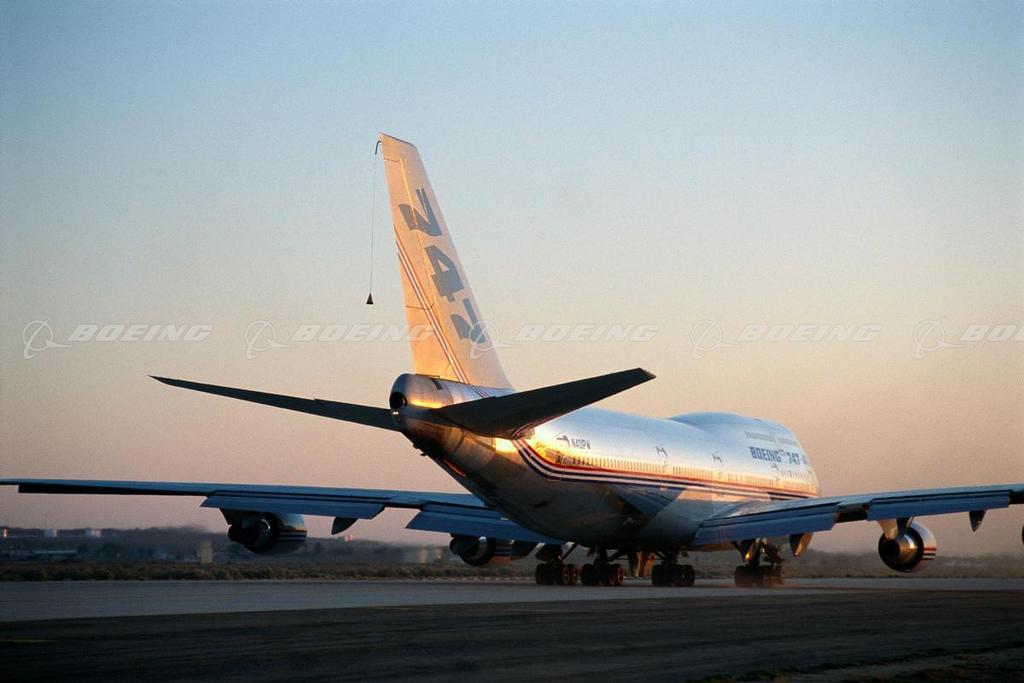 Boeing Images - 747-400 on Runway