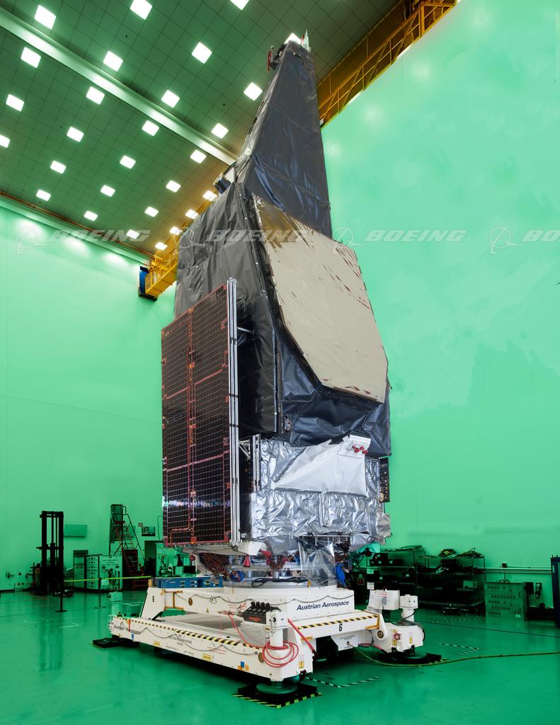 Boeing Images - Boeing Completes 2nd 702HP Satellite for the Government ...
