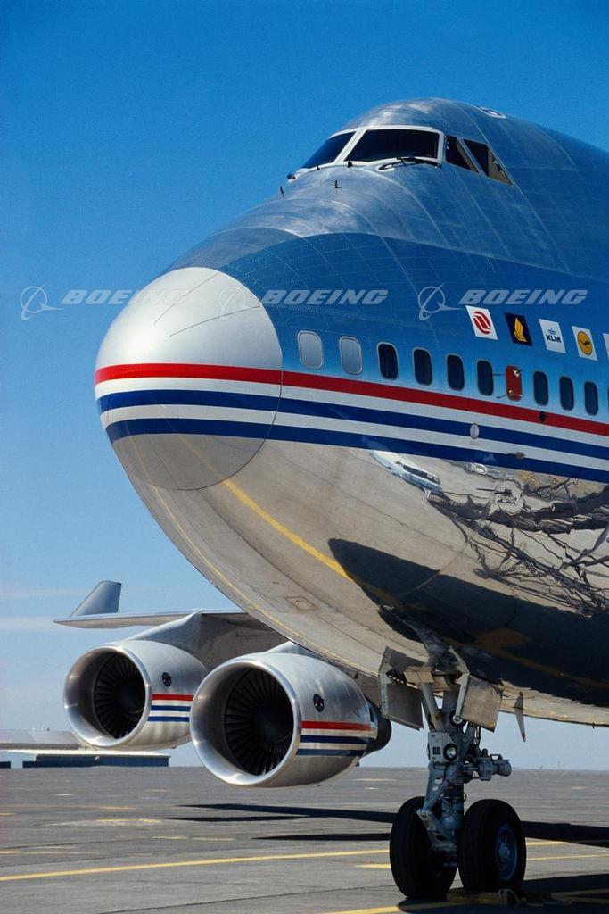 Boeing Images - 747-400 Nose