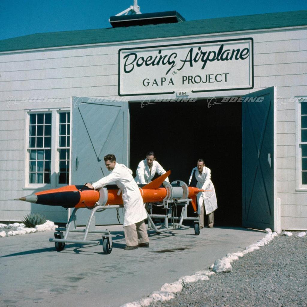 Boeing Images - GAPA Building and Researchers with GAPA