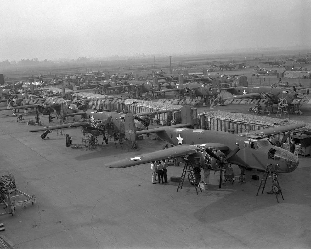 Boeing Images - B-25 Mitchell Engine Tests
