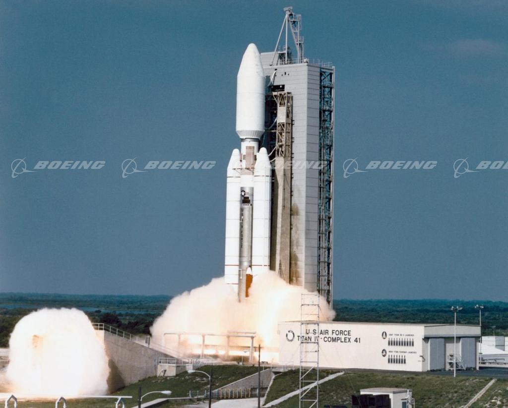 Boeing Images - First Titan IV Launch with Boeing Inertial Upper Stage ...