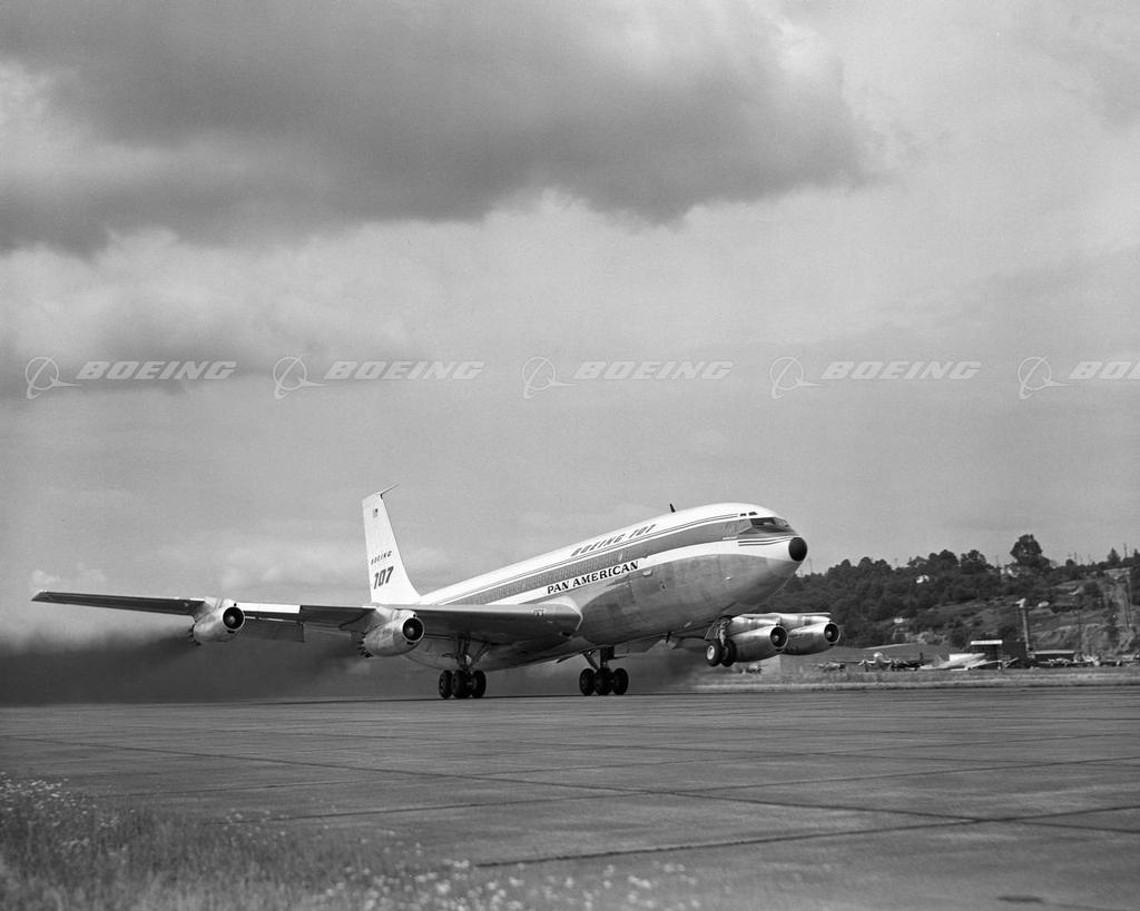 Boeing Images - 707-120 Landing