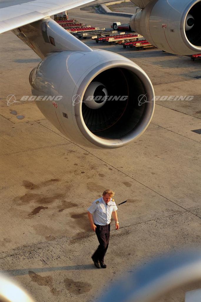 Boeing Images - 747 Left Inboard Engine Nacelle