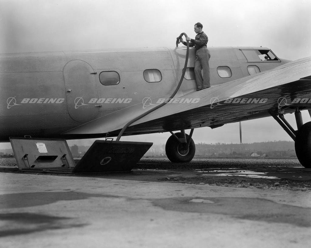 Boeing Images - Refueling the 247D