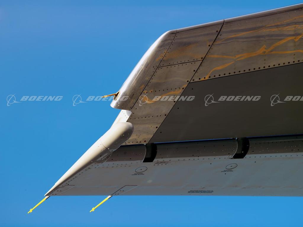 Boeing Images - 717-200 Tail Elevator